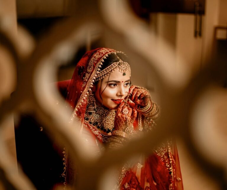 The Timeless Beauty of Solah Sringar in Hinduism - Saffron Legacy